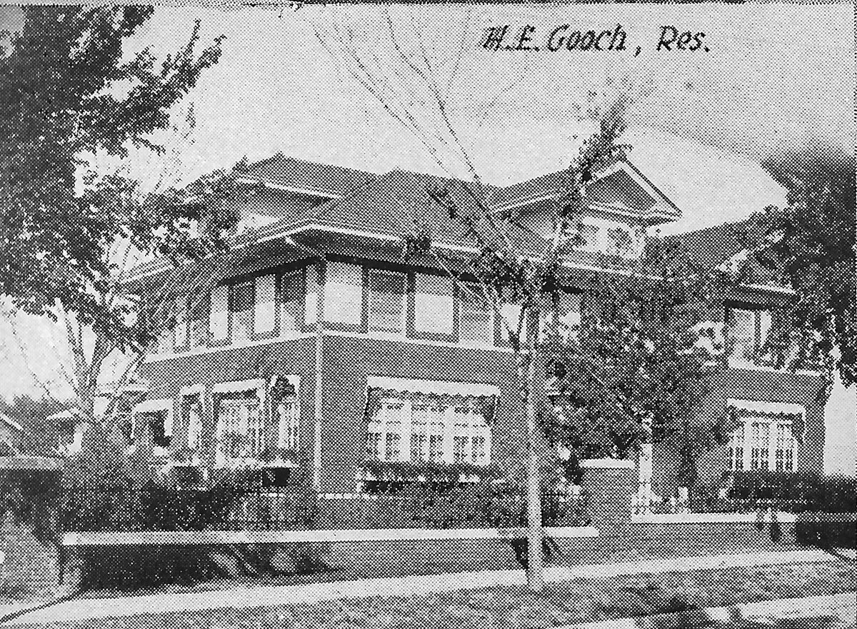 File:GoochHs1923byCHLarsen.jpg - E Nebraska History